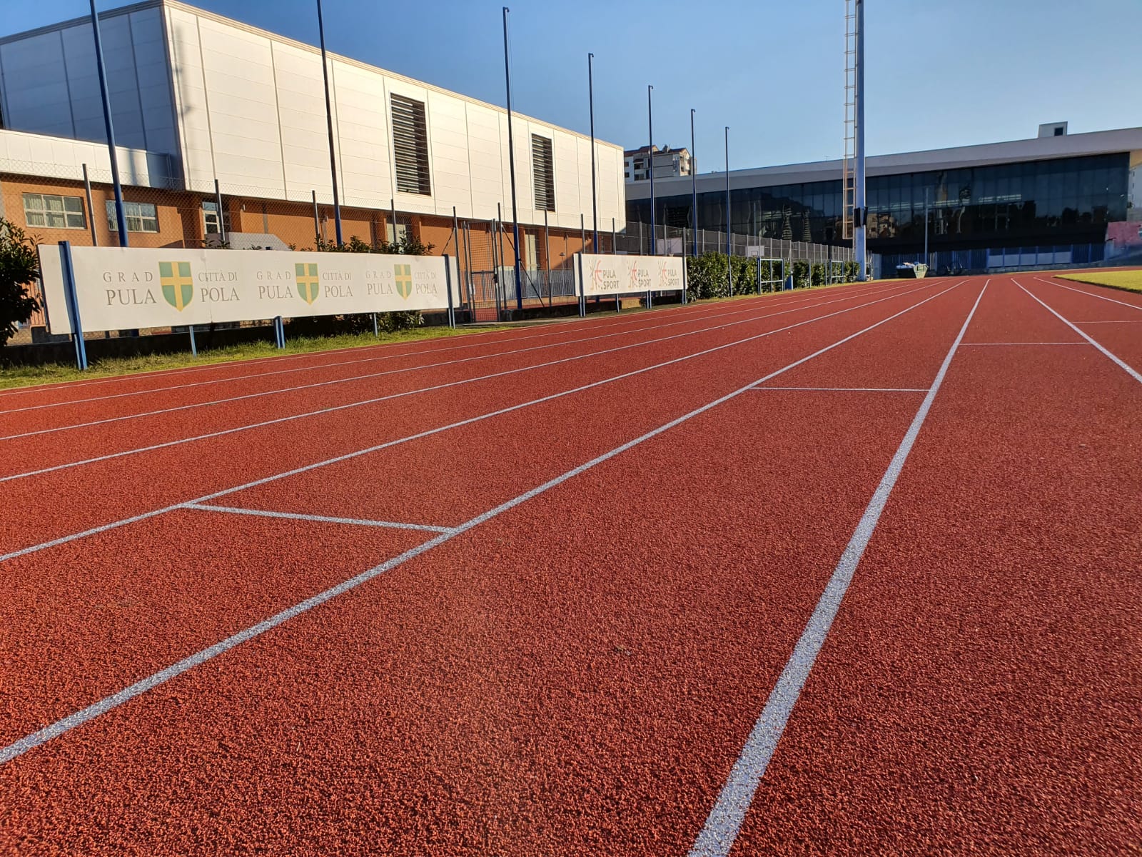 Obnovljena atletska staza u Puli - Hrvatska Atletika